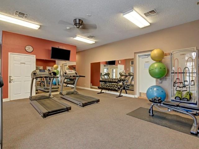 St. James Place 1 Bedroom Apartment for Rent at 10300 W Fountain Ave, Milwaukee, WI 53224 Calumet Farms