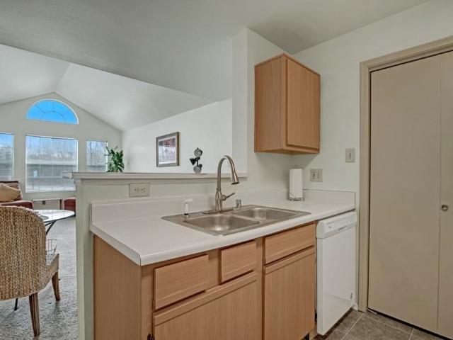 St. James Place 2 Bedroom Apartment for Rent at 10300 W Fountain Ave, Milwaukee, WI 53224 Calumet Farms