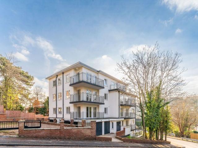 St James Road, Croydon, Purley CR8, 5 bed flat to rent, £2,800 pcm | PrimeLocation