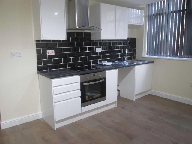 St James Road, Dudley DY1, 2 bed flat to rent, £800 pcm | PrimeLocation
