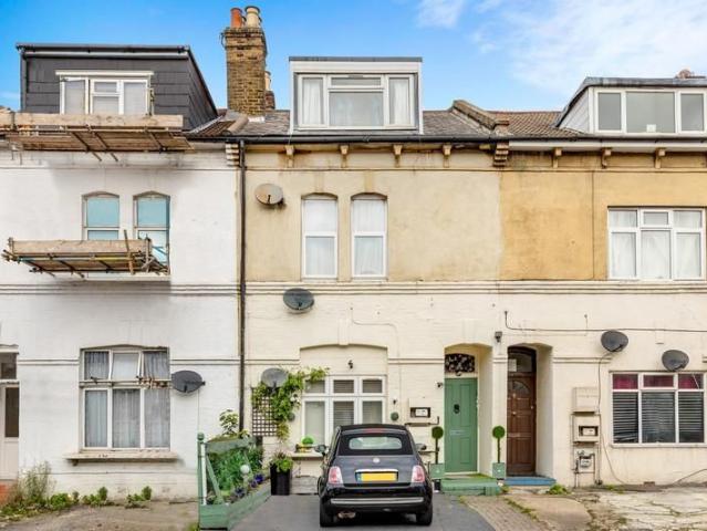 St James Road, London CR0, 1 bed flat to rent, £1,300 pcm | PrimeLocation
