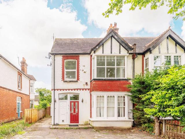 St James Road, Sutton SM1, 2 bed flat to rent, £4,000 pcm | PrimeLocation