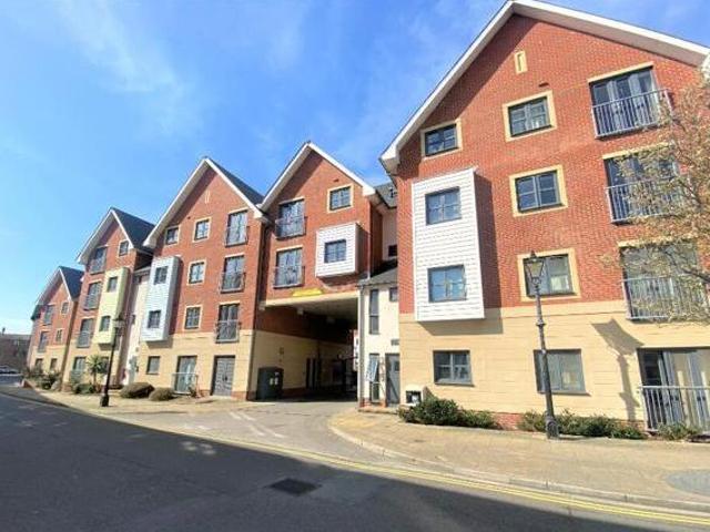St James Street, Southsea, 2 Bedroom Flat