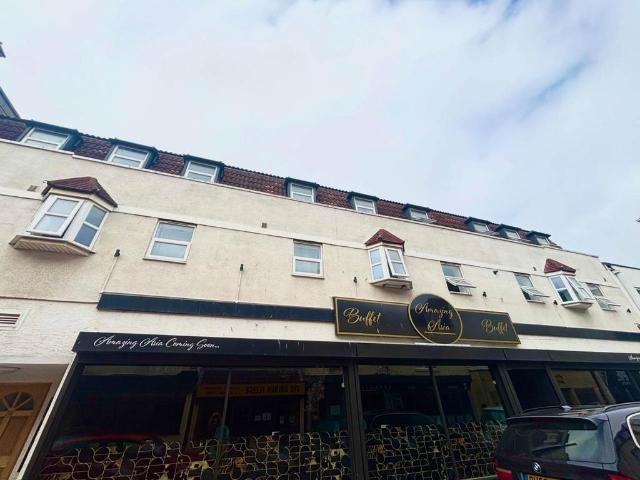 St James Street, Weston super Mare. 2 bed flat to rent £1,095 pcm £253 pw