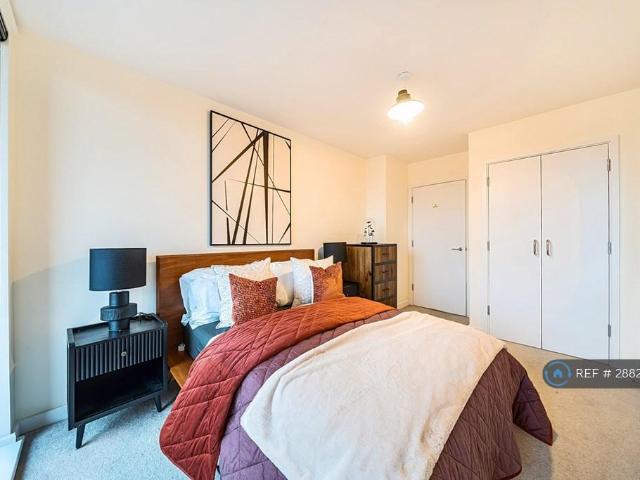 St. James's Crescent, London, SW9 1 bed flat to rent £2,100 pcm £485 pw