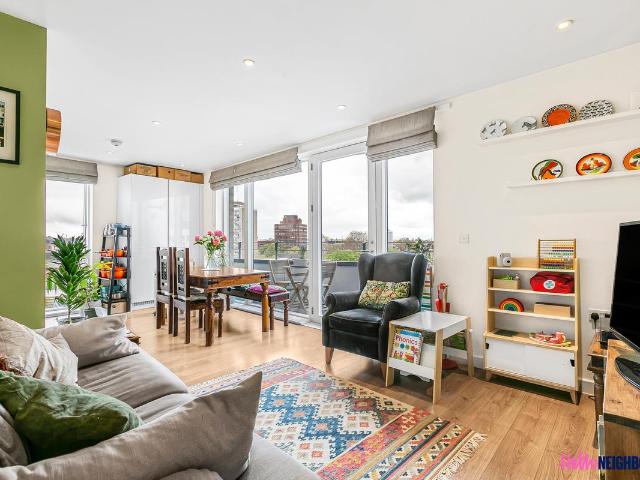 St James's Crescent, London SW9, 2 bed flat to rent, £2,250 pcm | PrimeLocation