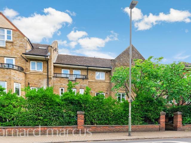 St James's Drive, London SW12, 2 bed flat to rent, £2,300 pcm | PrimeLocation