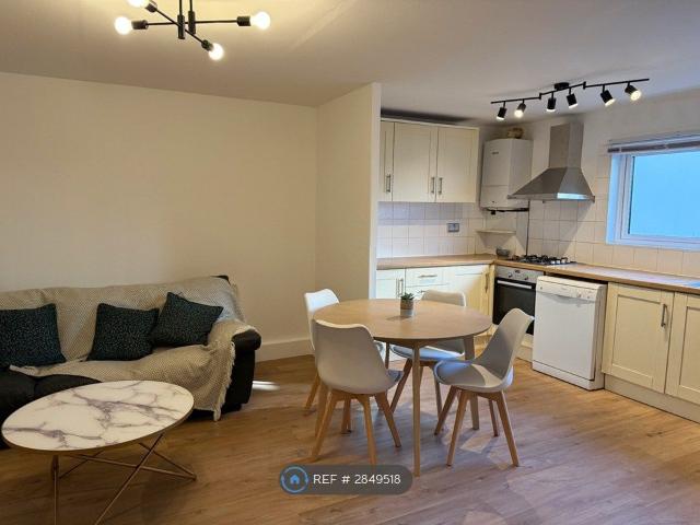 St James's Lane, London N10, 3 bed flat to rent, £2,795 pcm | PrimeLocation