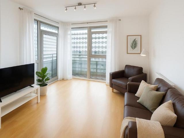 St. James's Street, Nottingham, NG1 6FE 3 bed flat to rent £1,690 pcm £390 pw