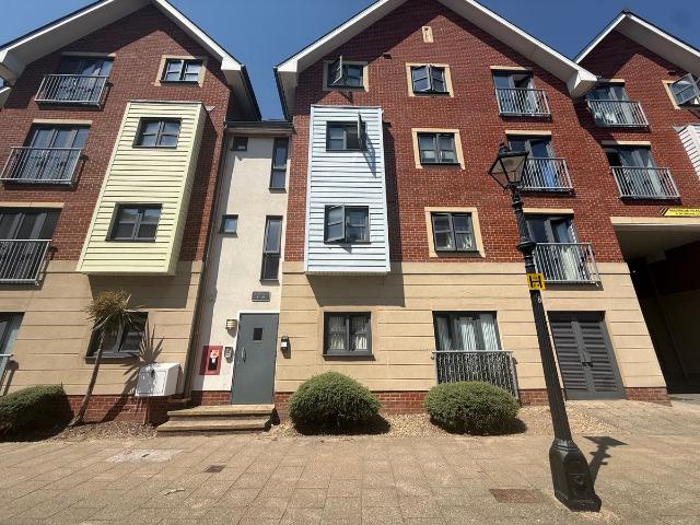 St. James's Street, Southsea PO1, 2 bed flat to rent, £1,300 pcm | PrimeLocation