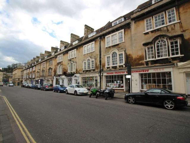 St. James's Parade, Bath BA1, 3 bed maisonette to rent, £2,600 pcm | PrimeLocation