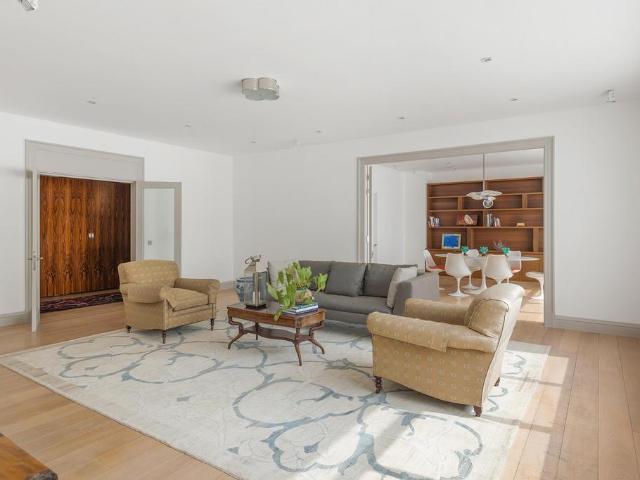 St. James's Place, London, SW1A 3 bed flat to rent £23,833 pcm £5,500 pw