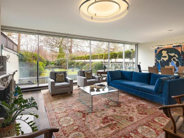 St. James's Place SW1 3 bed maisonette to rent £22,750 pcm £5,250 pw