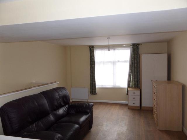 St. James's Road, Croydon CR0 Studio to rent £1,000 pcm £231 pw