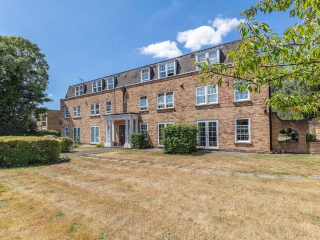 St. James's Road, Hampton Hill TW12, 2 bed flat to rent, £2,300 pcm | PrimeLocation