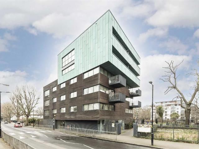 St. James's Road, London SE16 2 bed flat to rent £2,700 pcm £623 pw