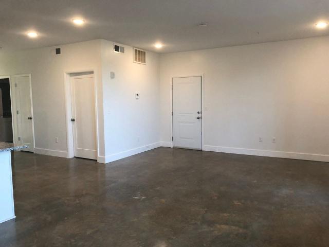 St. John Flats II 2 Bedroom Apartment for Rent at 933 21st Ave E, Tuscaloosa, AL 35404
