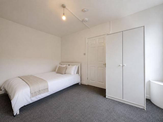 St. John Street, Bridgwater, Somerset TA6, Room to rent, £750 pcm | PrimeLocation