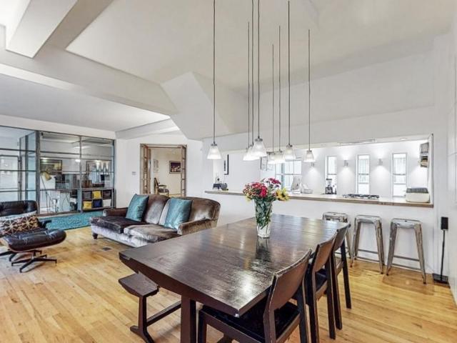 St John Street, EC1V 2 bed apartment to rent £5,700 pcm £1,315 pw