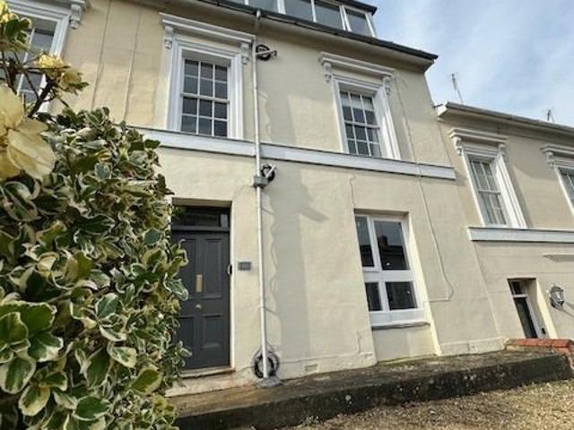St John’s Apartment, close to town & Hospital