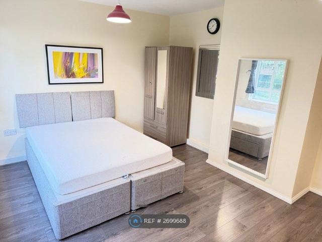 St John's Way, London N19, 3 bed flat to rent, £2,675 pcm | PrimeLocation