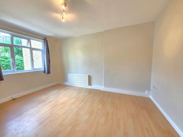 St Johns Wood, One bedroom flat off Abbey Road NW8