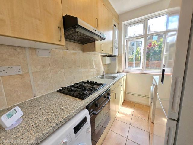 St Johns Wood, One bedroom flat off Abbey Road NW8