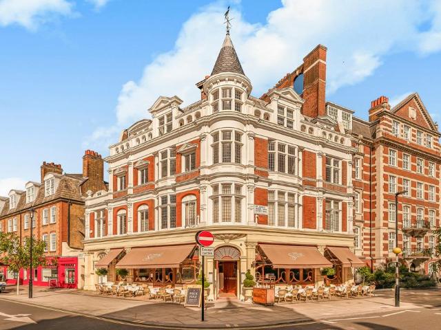 St. Johns Wood High Street, London 2 bed flat to rent £3,497 pcm £807 pw