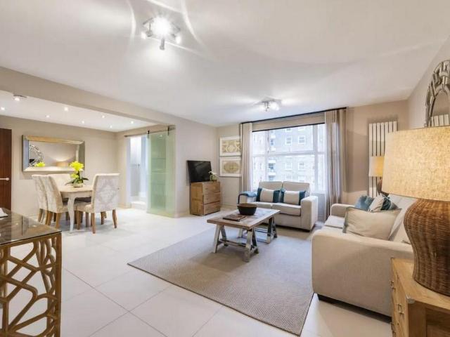 St. Johns Wood Park, London, NW8 3 bed apartment to rent £5,633 pcm £1,300 pw