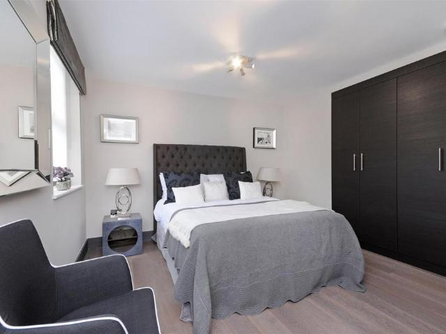 St. Johns Wood Park, London 3 bed apartment to rent £5,633 pcm £1,300 pw