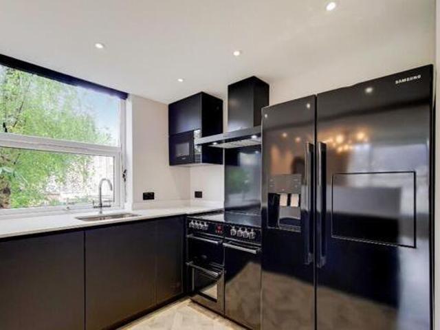 St. Johns Wood Park, London, 3 Bedroom Flat