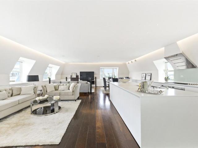 St John's Wood Park, St John's Wood NW8 3 bed penthouse to rent £11,375 pcm £2,625 pw