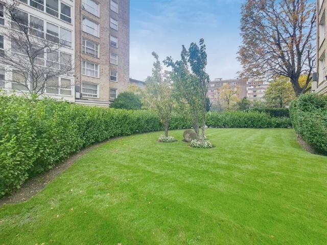 St. Johns Wood Park, St Johns Wood, NW8 6NG, London