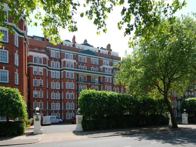 St Johns Wood Road, St John's Wood. 2 bed flat to rent £2,875 pcm £663 pw