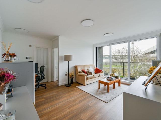 St Johns Wood Road, St John's Wood, London NW8, 1 bed flat to rent, £2,800 pcm | PrimeLocation