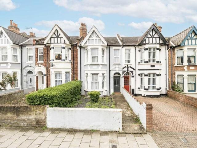 St. Johns Avenue, London NW10 5 bed house to rent £4,000 pcm £923 pw