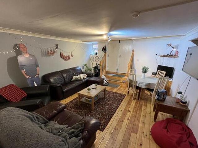 St. Johns Avenue, Leeds, 4 Bedroom Apartment