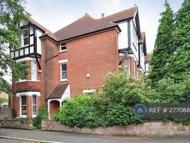 St. Johns Church Road, Folkestone, CT19 5 bed semi detached house to rent £2,100 pcm £485 pw