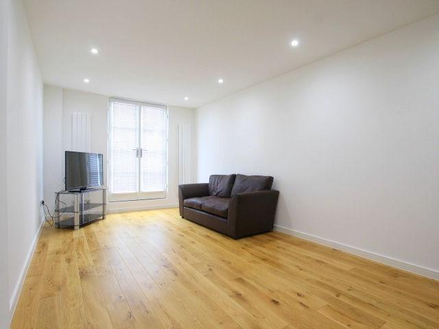 St Johns Hill, London SW11, 2 bed flat to rent, £2,695 pcm | PrimeLocation