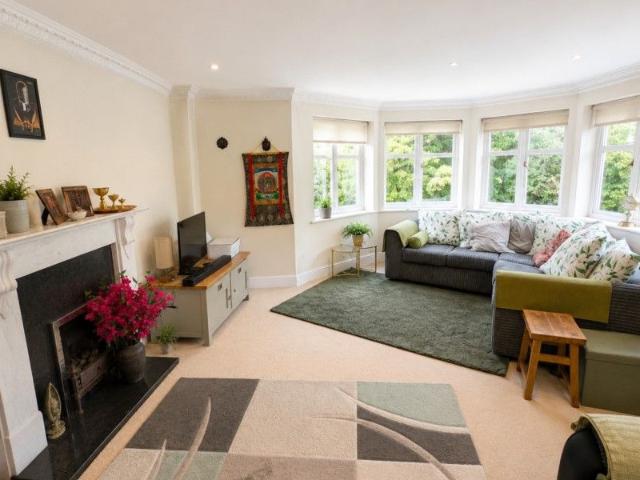 St. Johns Hill Road, Woking 2 bedrooms Property for lettings Seymours