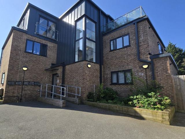 St. Johns Hill, Sevenoaks TN13, 2 bed flat to rent, £1,700 pcm | PrimeLocation