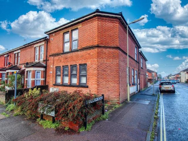 St John's House, Desborough Road, Eastleigh SO50, 1 bed flat to rent, £950 pcm | PrimeLocation
