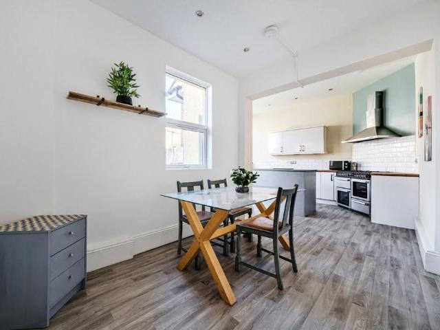St. Johns Lane, Somerset BS3 3 bed terraced house to rent £1,900 pcm £438 pw