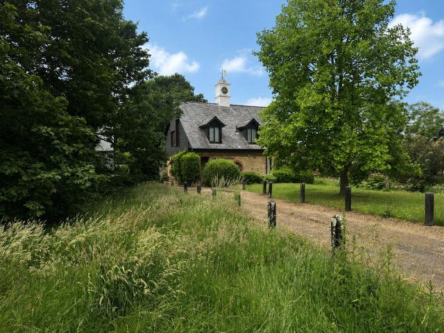 St. Johns Lye, Woking, Surrey GU21, 2 bed flat to rent, £2,200 pcm | PrimeLocation