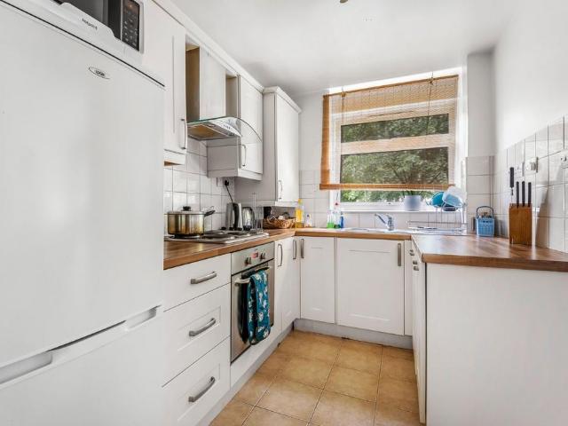 St. Johns Park, Blackheath, SE3 1 bed flat to rent £1,700 pcm £392 pw