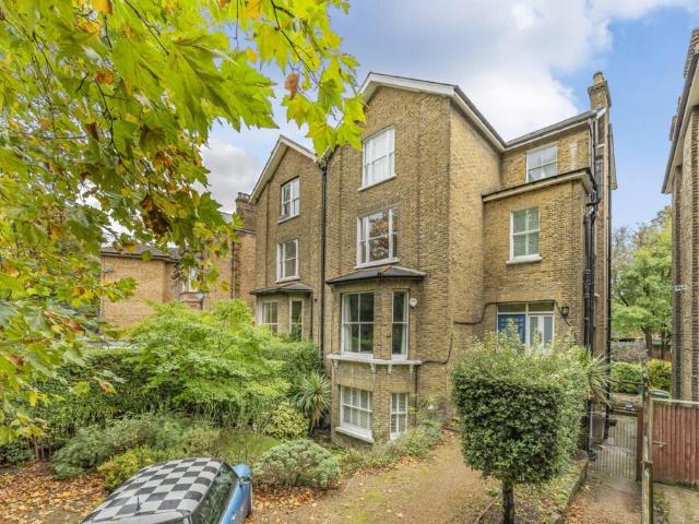 St. Johns Park, London, SE3 Studio to rent £1,425 pcm £329 pw