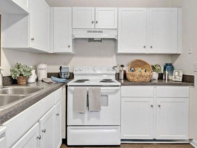 St. Johns Pointe 3 Bedroom Apartment for Rent at 141 Old Orange Park Rd, Orange Park, FL 32073 Orange Park