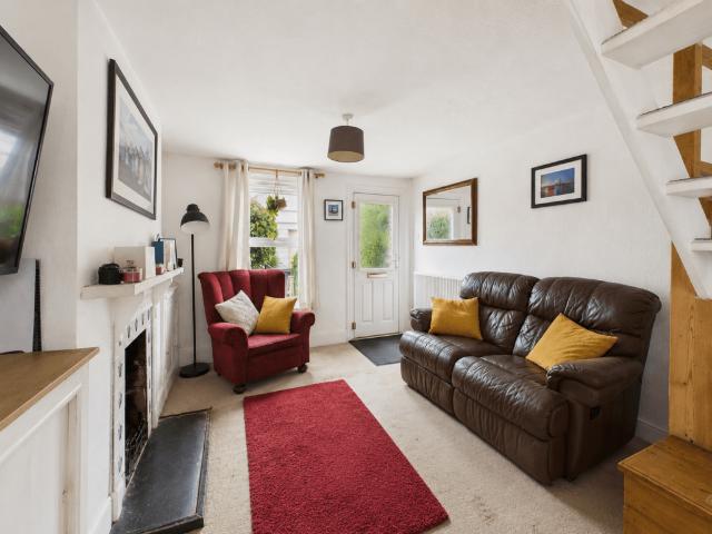 St. Johns Place, Canterbury 2 bed terraced house to rent £1,275 pcm £294 pw