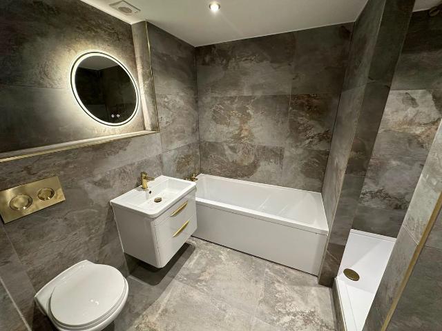 St. Johns Place, Liverpool L22, 2 bed flat to rent, £1,300 pcm | PrimeLocation