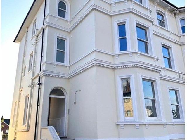 St Johns Rd, Tunbridge Wells TN4, 1 bed flat to rent, £1,400 pcm | PrimeLocation